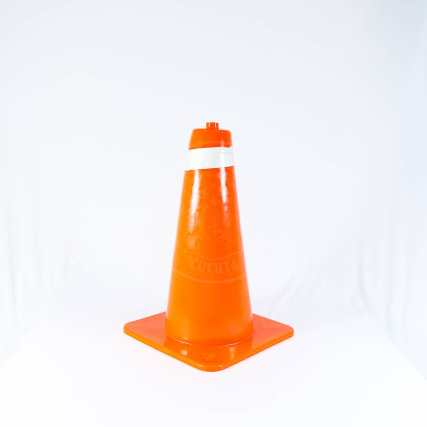 CONO VIAL 35 CM EN PVC – Cuerpo de Bomberos
